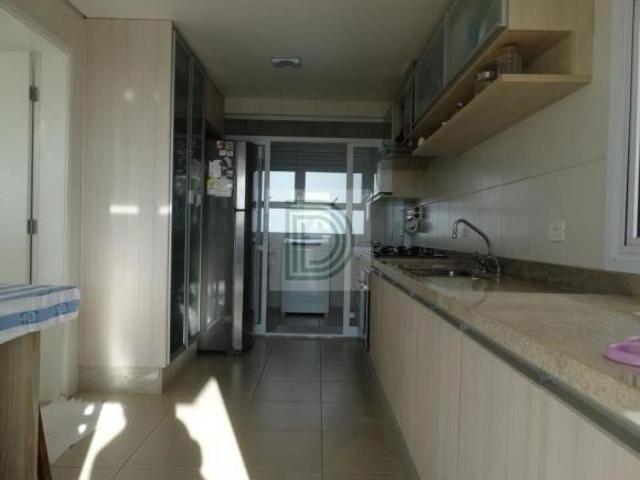 Vila São Francisco, 187 m², 4 dorms. com 3 suítes, sala 2 ambientes com