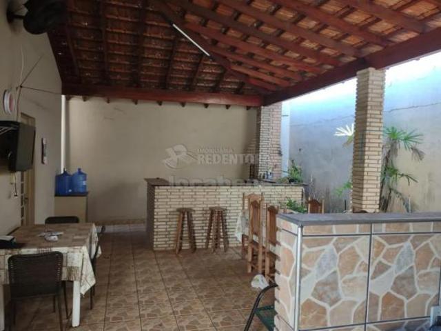 Vila Santo Antônio Excelente localização casa com 03 dormitórios