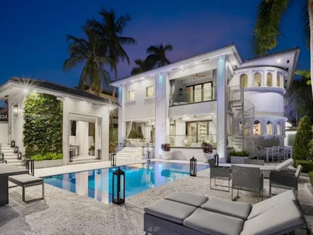 Villa with pool