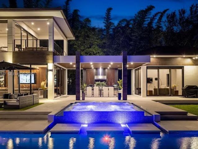 Villa with pool