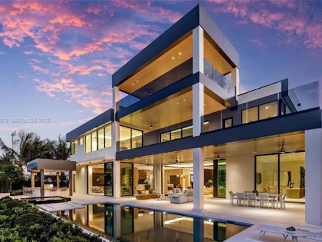Villa with pool