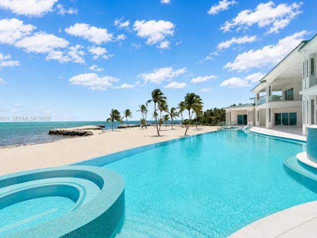 Villa with pool
