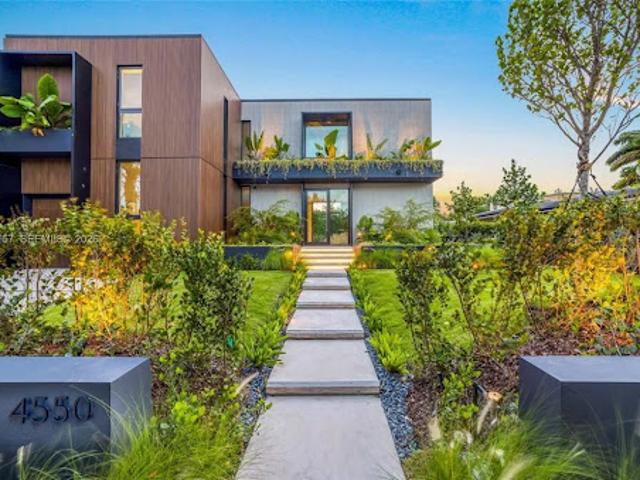 Villa with pool