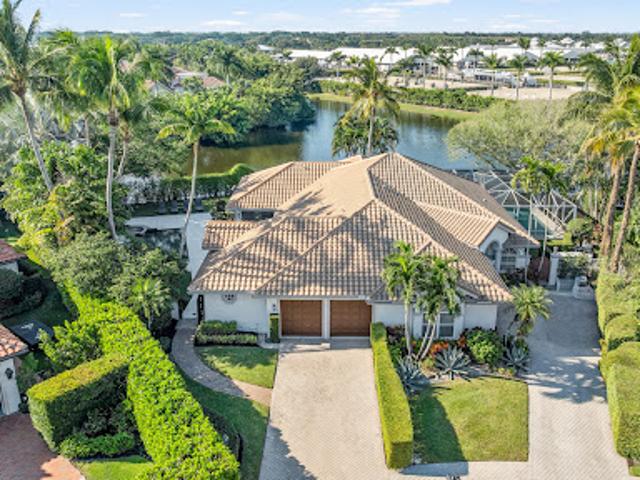 Villa with pool