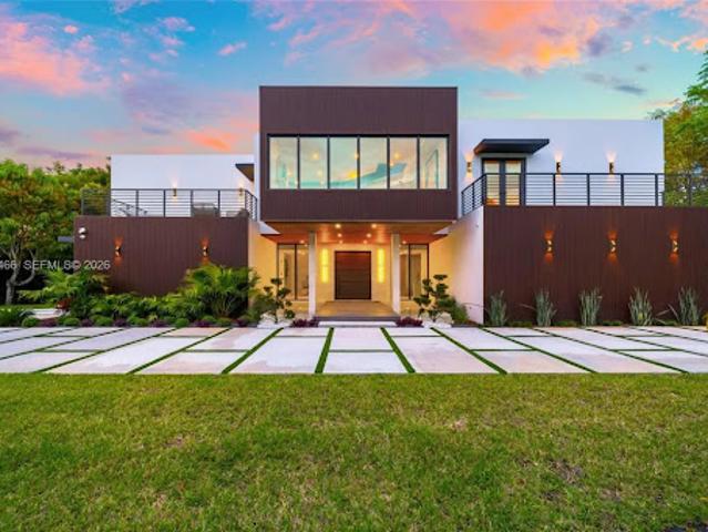 Villa with pool
