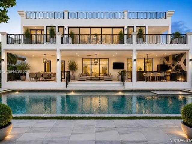 Villa with pool