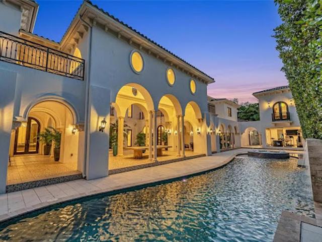 Villa with pool