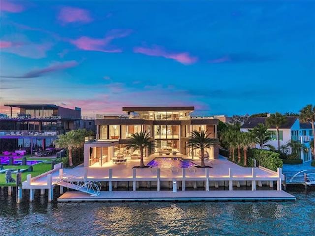 Villa with pool