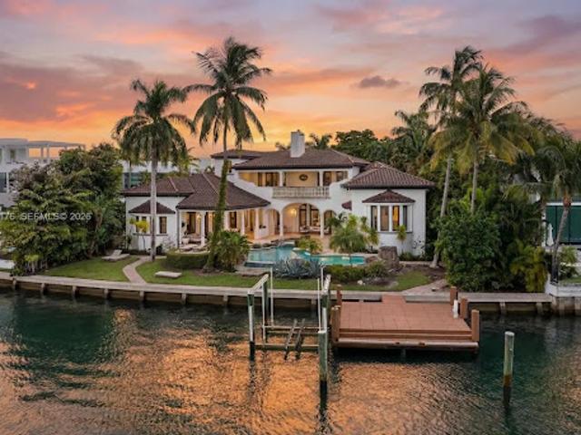 Villa with pool