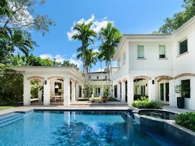 Villa with pool