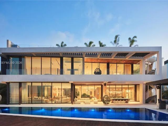 Villa with pool