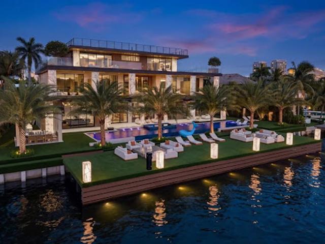 Villa with pool