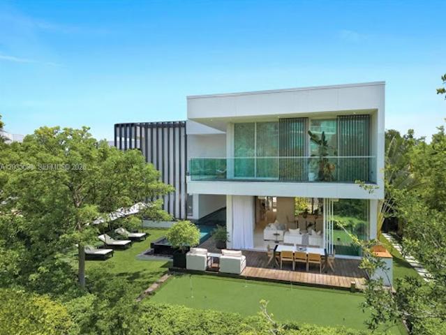 Villa with pool