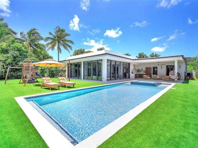 Villa with pool