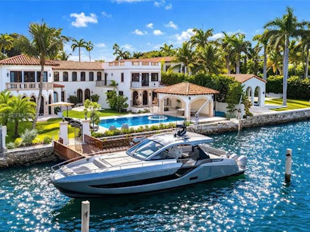 Villa with pool
