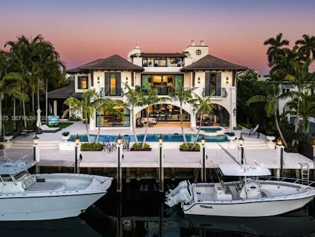 Villa with pool