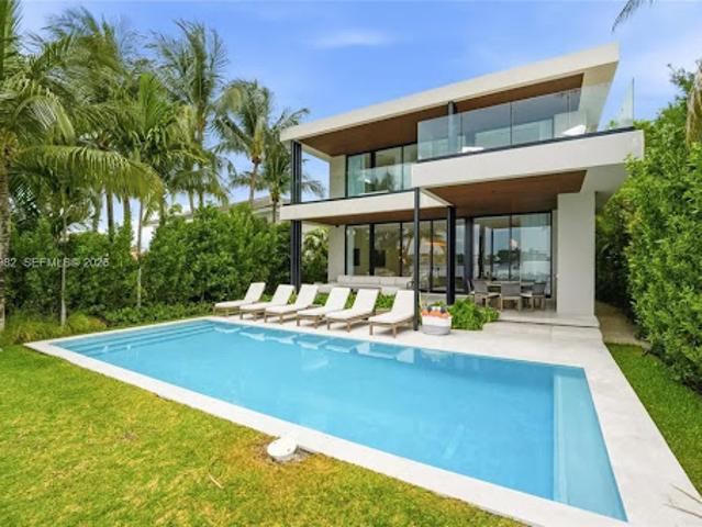 Villa with pool