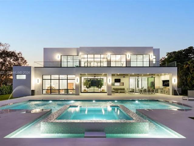 Villa with pool