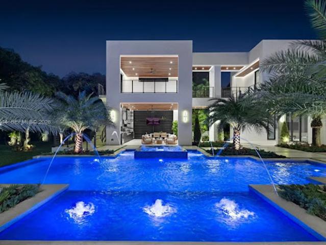 Villa with pool