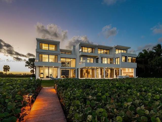 Villa with pool