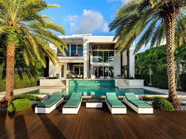 Villa with pool