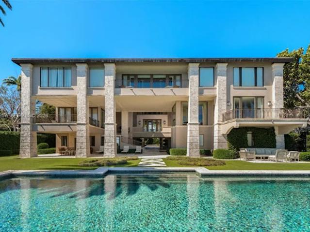 Villa with pool