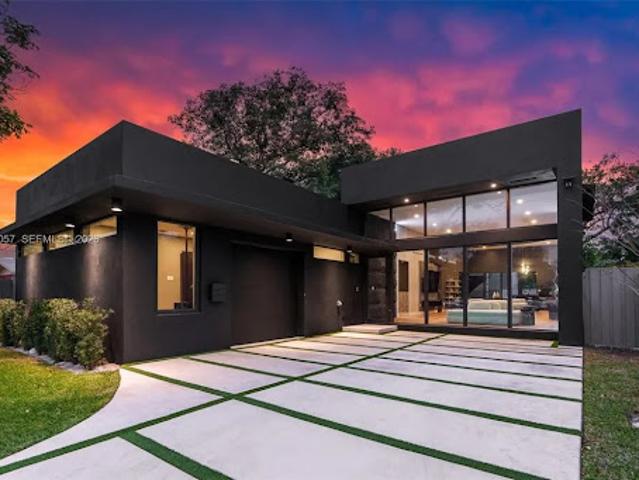 Villa with pool