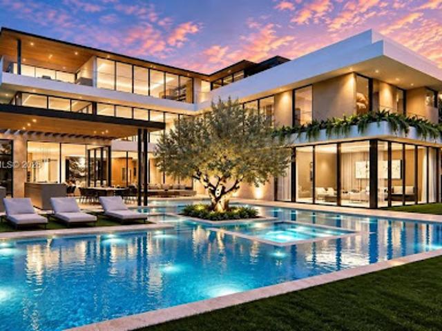 Villa with pool