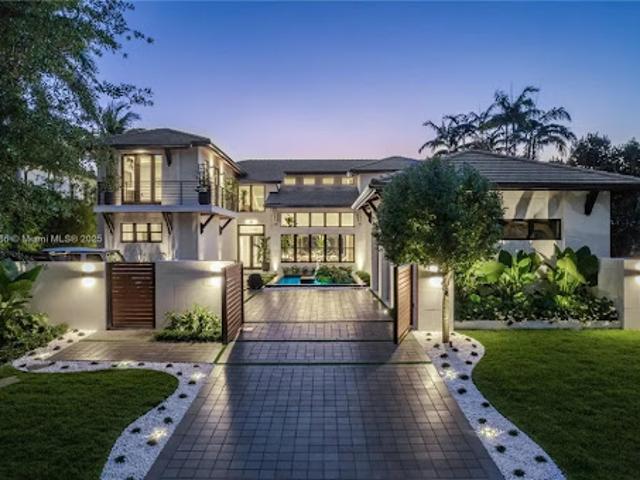 Villa with pool