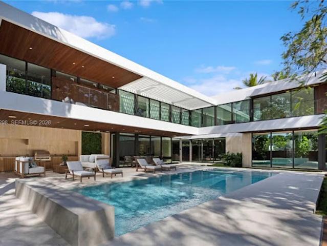 Villa with pool