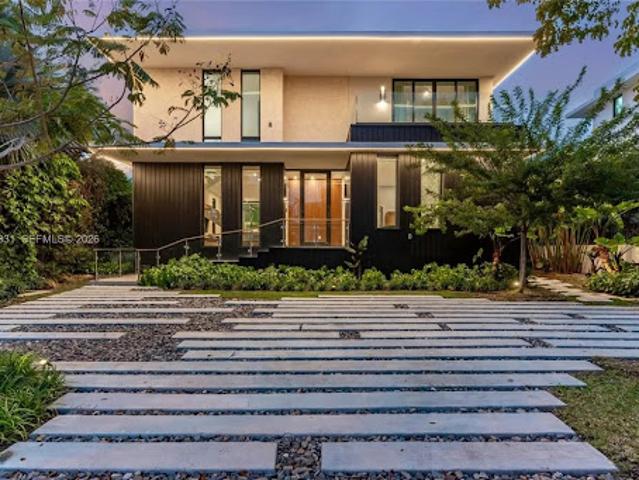 Villa with pool