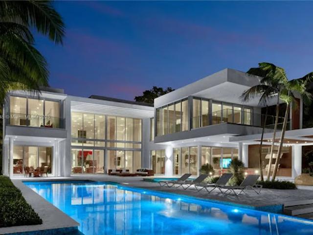 Villa with pool