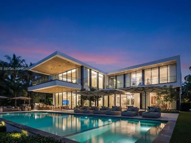 Villa with pool