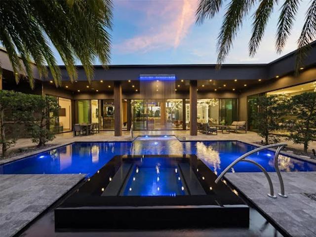 Villa with pool