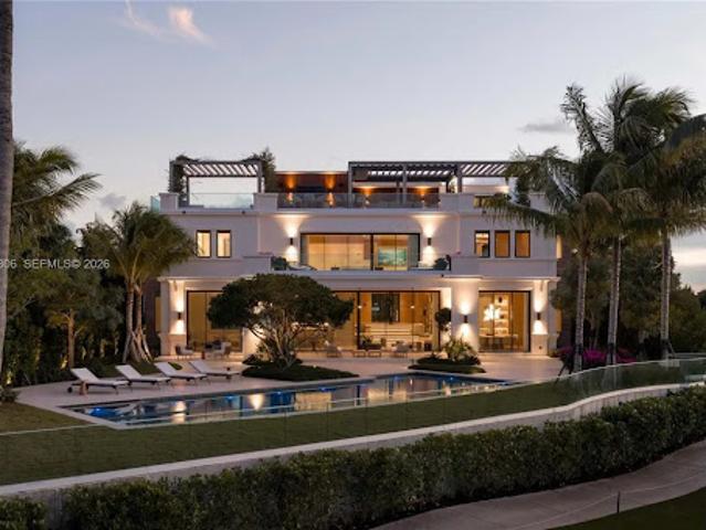 Villa with pool