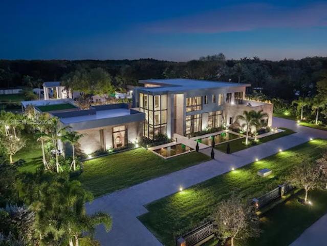 Villa with pool