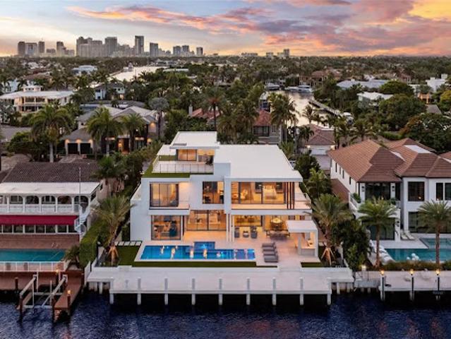 Villa with pool