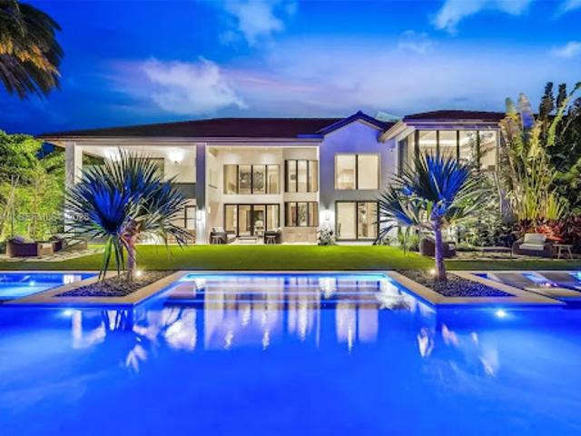 Villa with pool