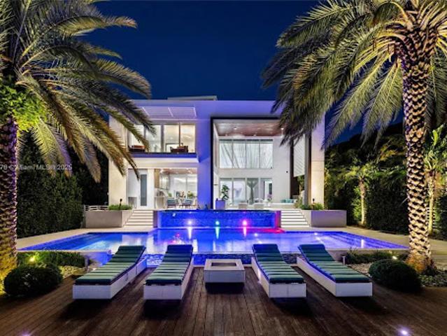 Villa with pool