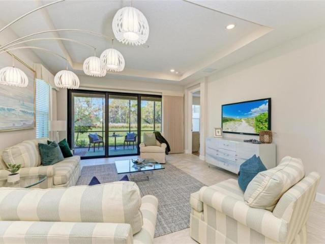 villa with 2 bedroom, Bradenton FL DLS102659889