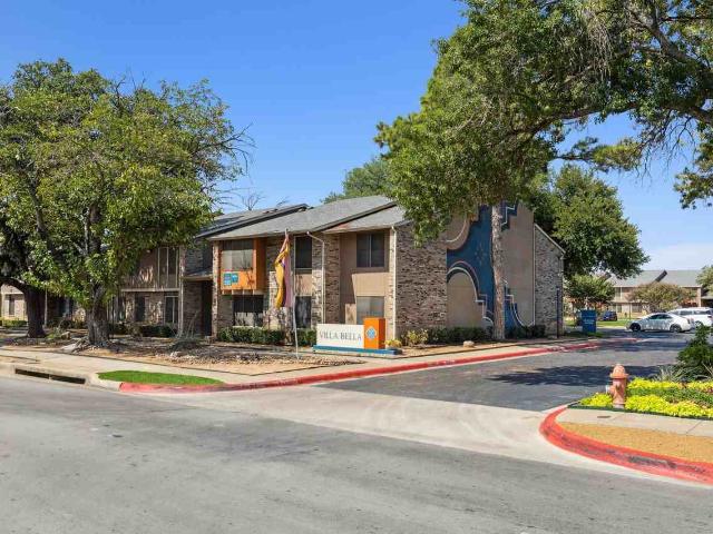 VILLA BELLA 3 Bedroom Apartment for Rent at 1304 Raider Dr, Euless, TX 76040