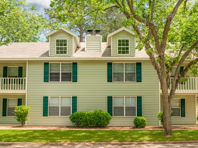 Villa Bella Vista 2 Bedroom Apartment for Rent at 1854 Belle Vue Way, Tallahassee, FL 32304