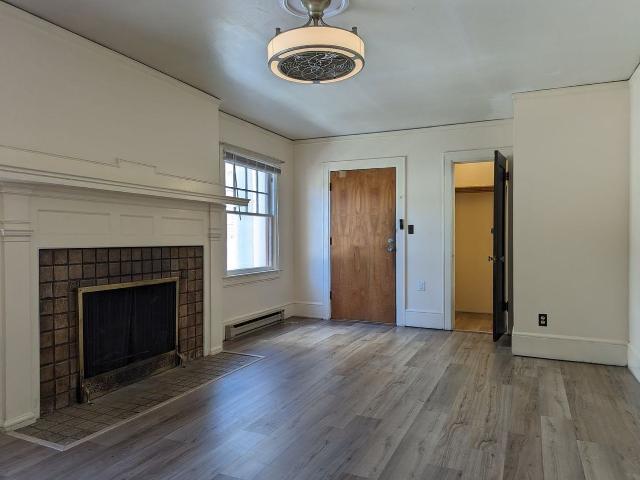 Villa Camini U District! 3 Bedroom Apartment for Rent at 1205 Ne 42nd St, Seattle, WA 98105 University District