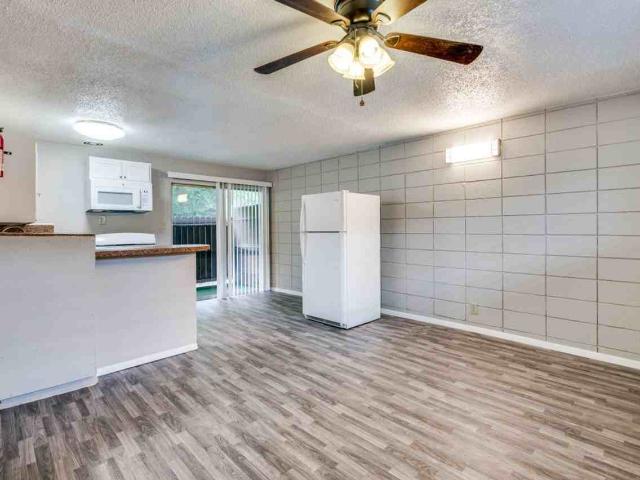 Villa Capri 1 Bedroom Apartment for Rent at 2213 Capri Dr, Fort Worth, TX 76114 North Beverly Hills East