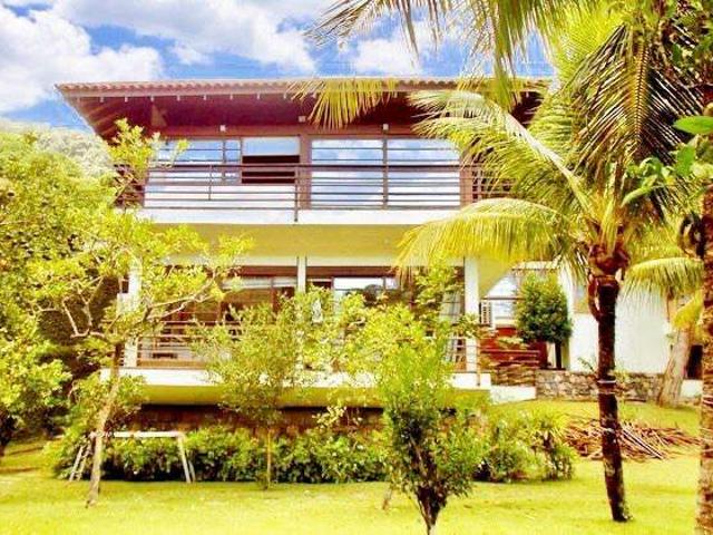 Villa do Tenista: 3.000 m² de lazer privativo, segurança garantida!