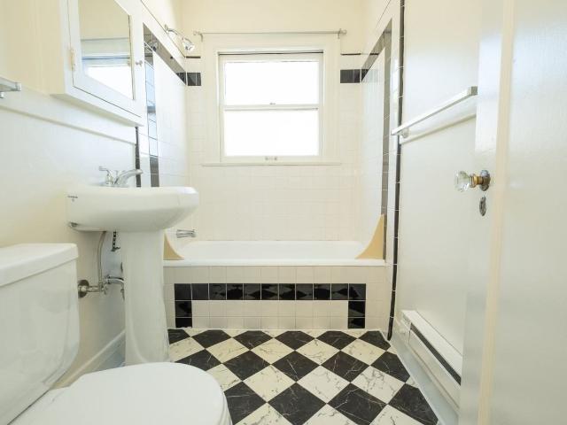 VILLA DOROTHEA APARTMENTS VIL01 1 Bedroom Apartment for Rent at 1731 Nw Everett St, Portland, OR 97209 Northwest District