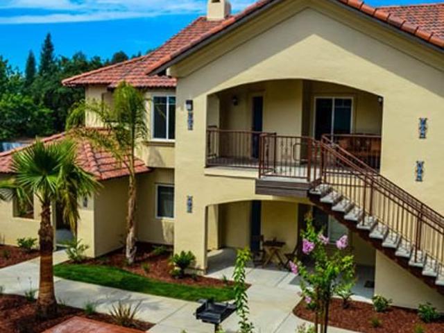 Villa Faria Apartments 3 Bedroom Apartment for Rent at 7525 N Willow Ave, Fresno, CA 93720 Woodward Park