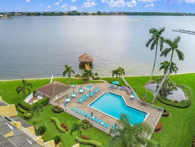 Villa Hypoluxo, FL 155 N Lakeshore Dr