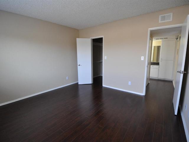 Villa La Paz 1 Bedroom Apartment for Rent at 25052 Walnut St, Newhall, CA 91321