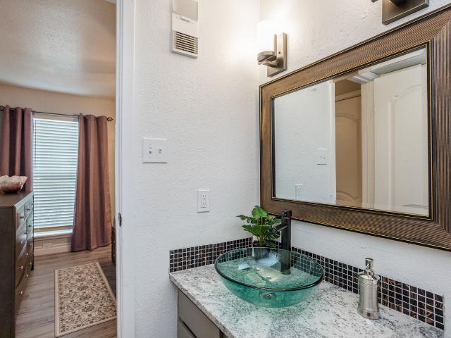 Villa Luna Apartments 1 Bedroom Apartment for Rent at 2600 Westridge St, Houston, TX 77054 South Main